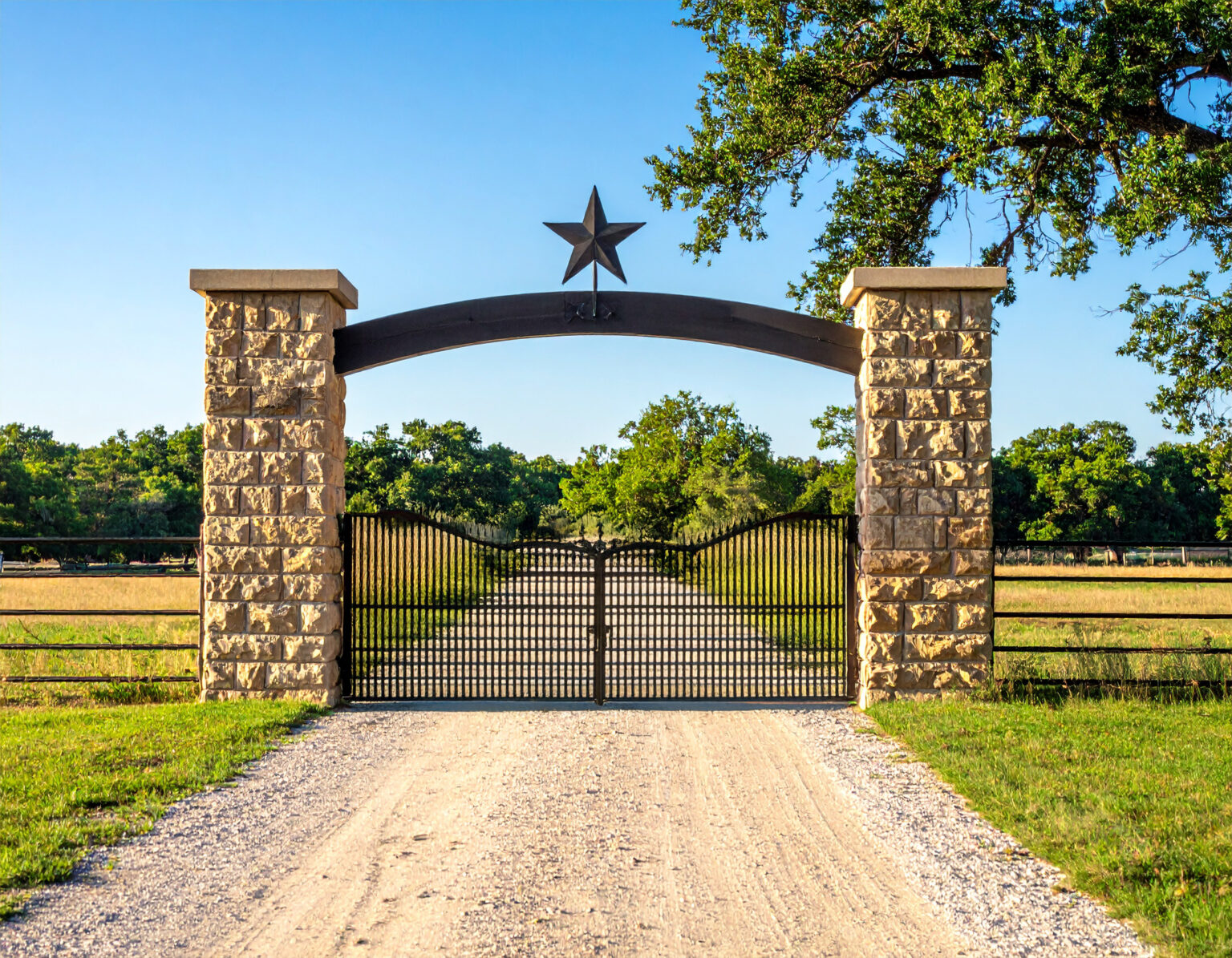 Ranch Entrances - San Antonio Deck and Fence Works